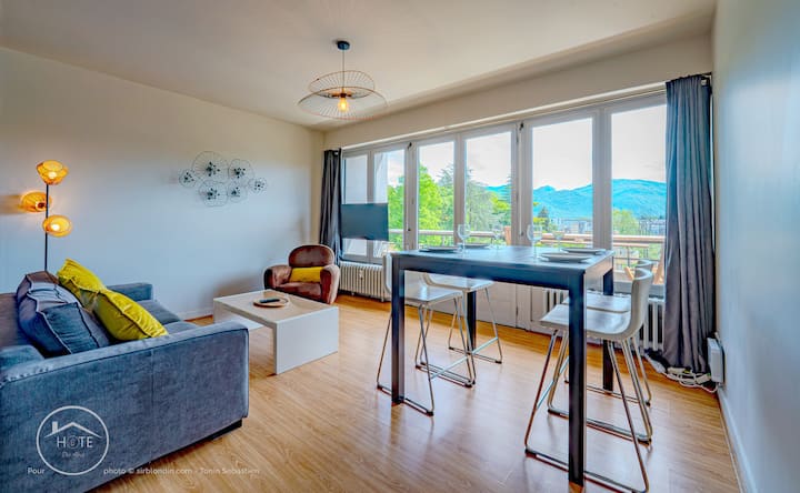 Vue Dégagée Sur Les Montagnes - Chambéry Centre - La Ravoire