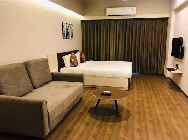 Vhhs Studio Apartment, Weekend Address, Dumas - Surat