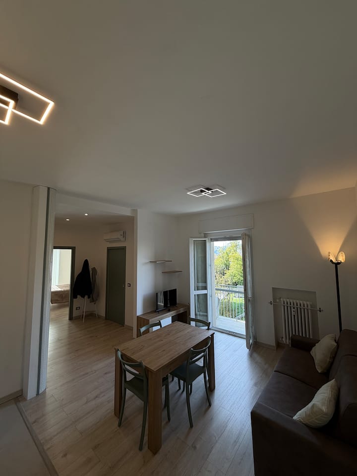 Dab-dab: Elegante Bilocale Comodissimo Al Centro - Asti