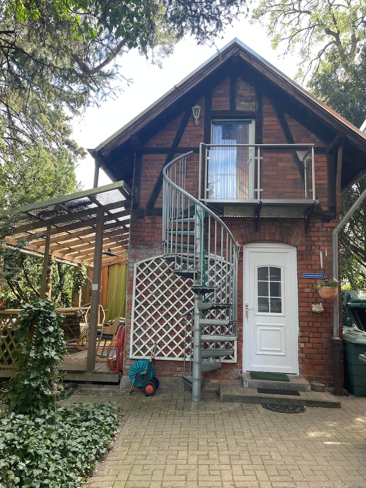 Verträumtes Gartenhaus In Der Stadt. 
Willkommen! - Coburg