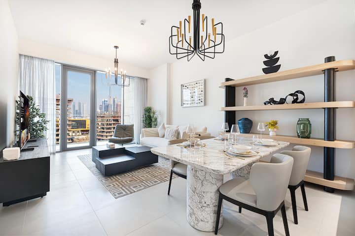 New Luxury Canalfront 2br | Burj Views | Balcony - Dubái