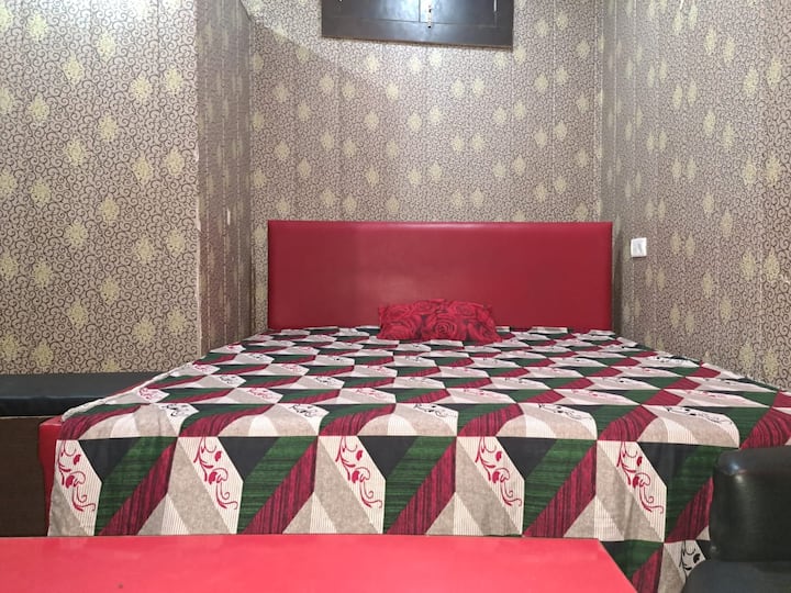Pari Ac Restaurant & Hotel Family Ac Room - Moradabad