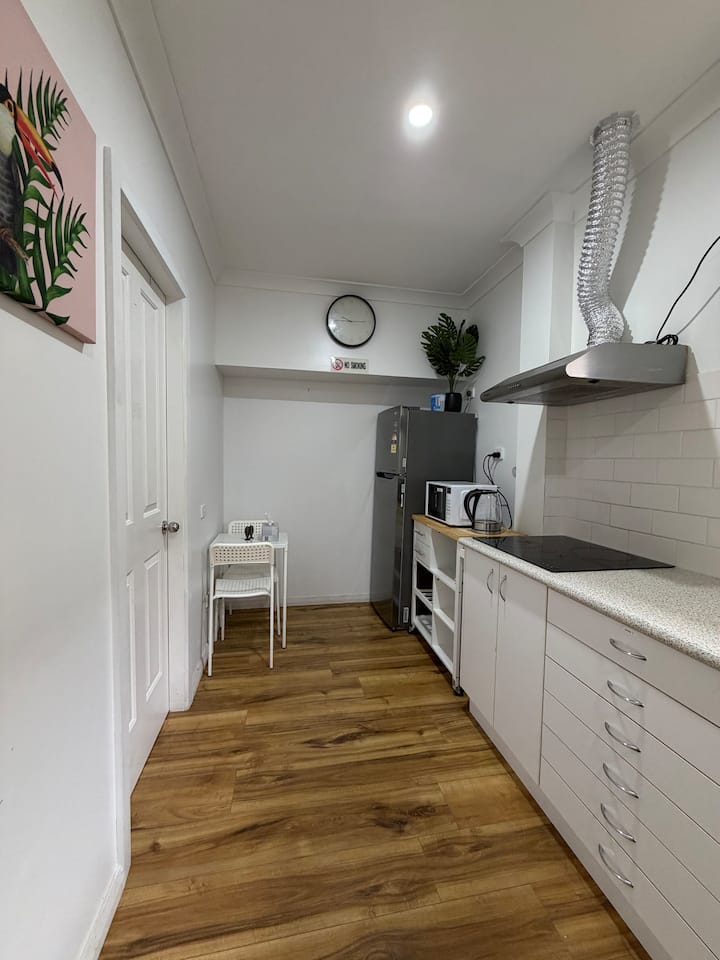 Cozy Guesthouse - Great Location & Spacious - Canberra