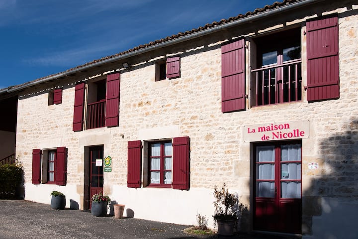 La Maison De Nicolle, Une Ferme Accueillante - Deux-Sèvres
