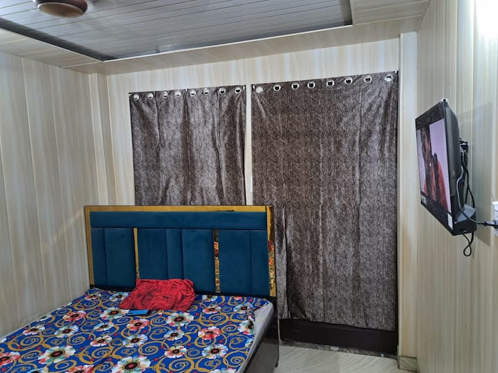 Pari Ac Restaurant & Hotel Single Non Ac Bed Room - Moradabad