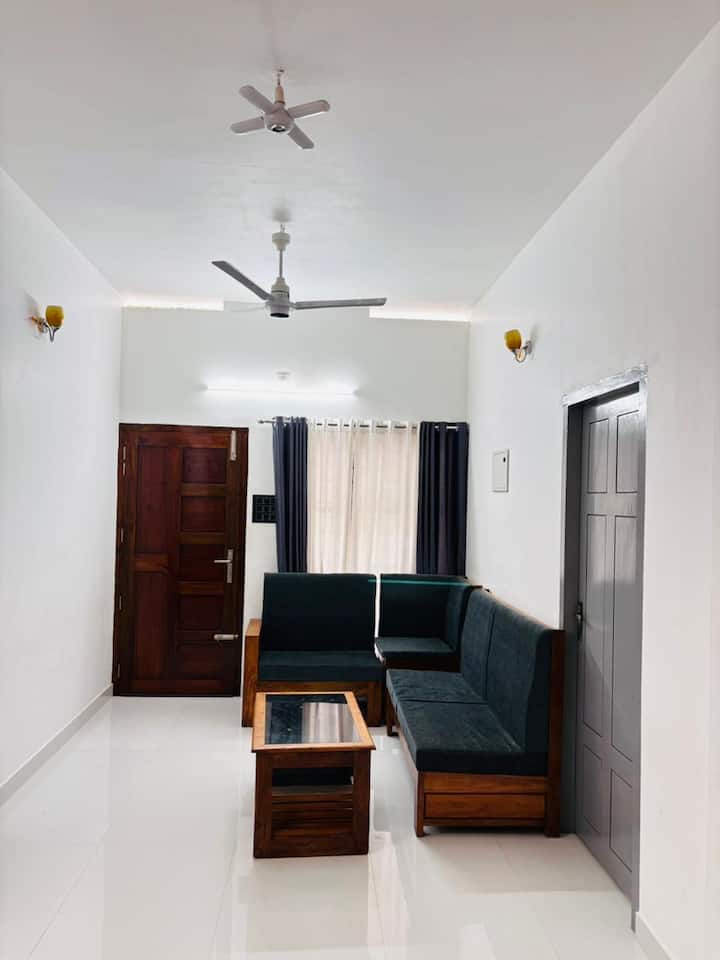 2bhk House For Daily Rent-trivandrum - Nedumangad