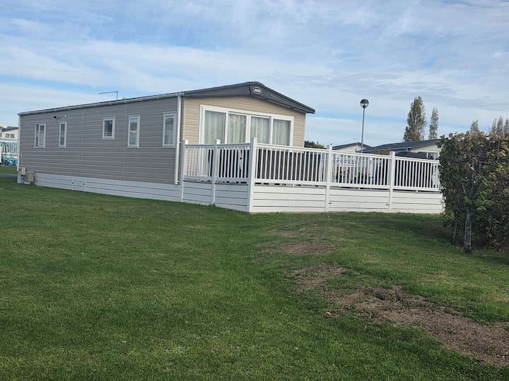 Oyster Retreat
Relax Here - Mersea Island