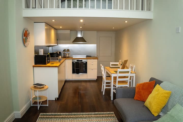 Warm And Welcoming Flat In Central Location - Bristol