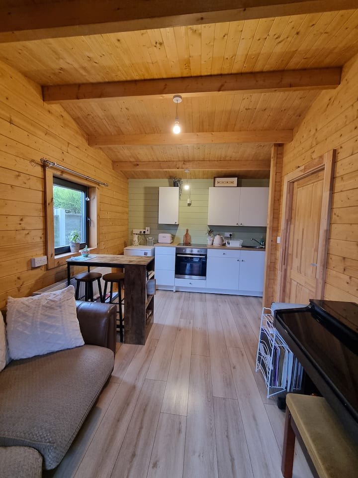 Quaint Log Cabin. - Mullingar