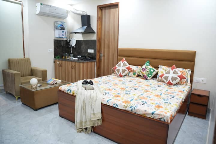 Opposite Golf Course Road Urbanstone 102 - Gurugram