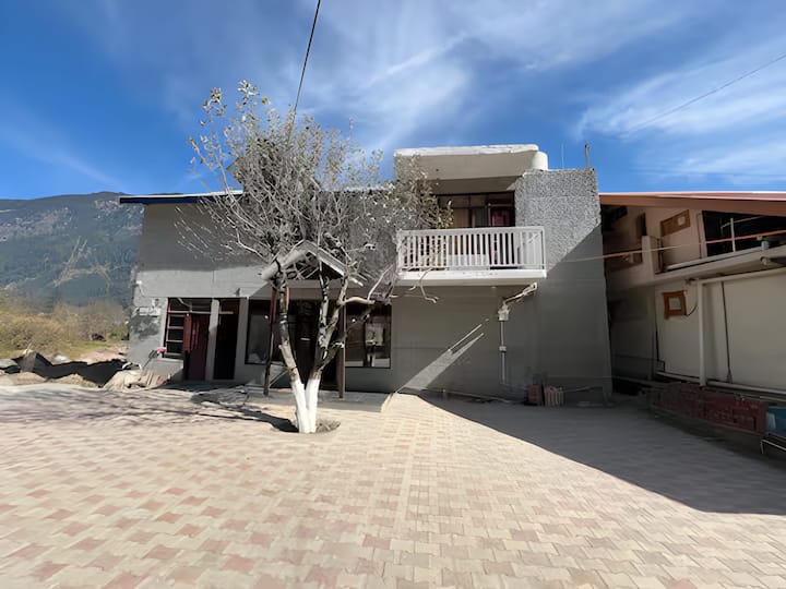 Ap Pines Cottage 4bhk Mountain View By Homeyhuts - Manali