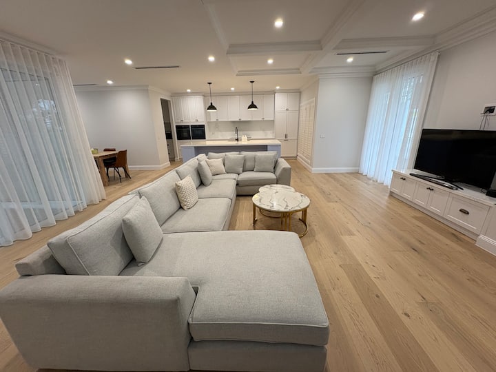 Hampton Haven Brand New 5 Bedroom Home - Dromana