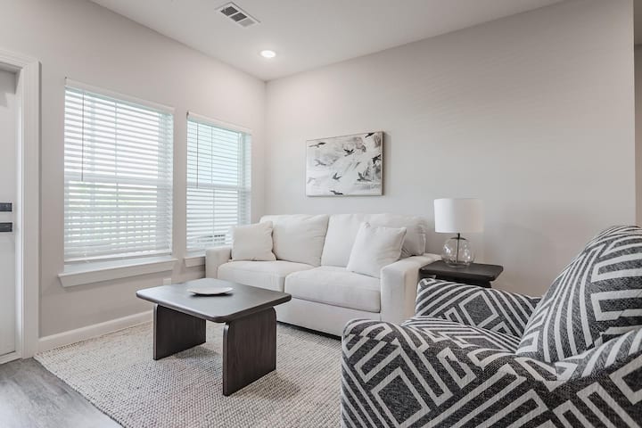 Landing | Spectacular 1bd, Pool - Fort Myers, FL