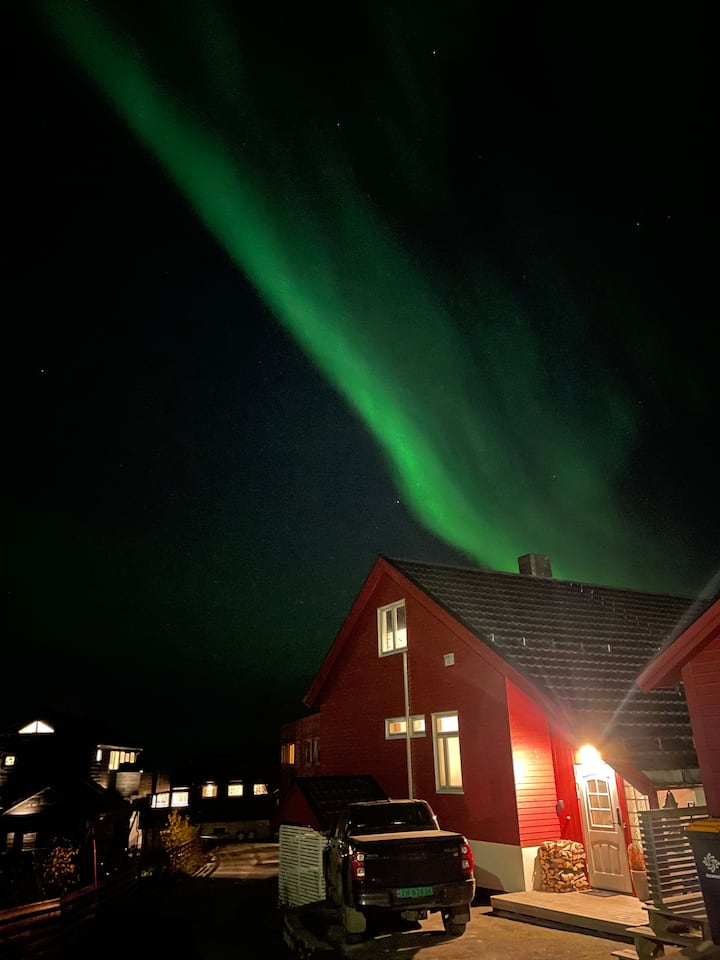 Cozy Apartment With Free Parking, Close To Town - Tromsø