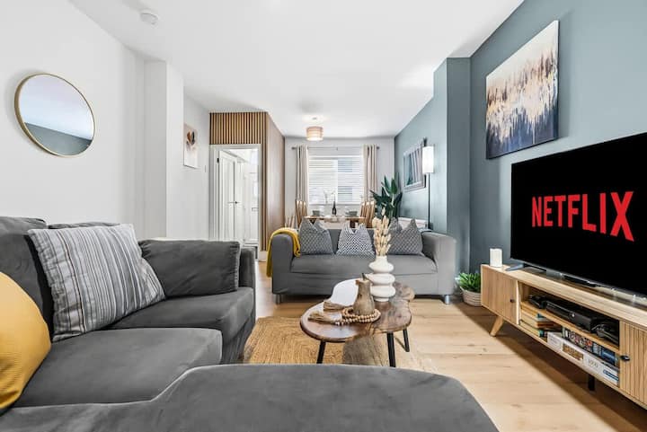 Chic 3br Stylish House Southsea Sleeps 6, Central! - Southsea