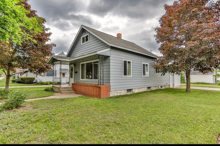A Cozy Comfy Home Close To Major Buisnesses - Wausau, WI