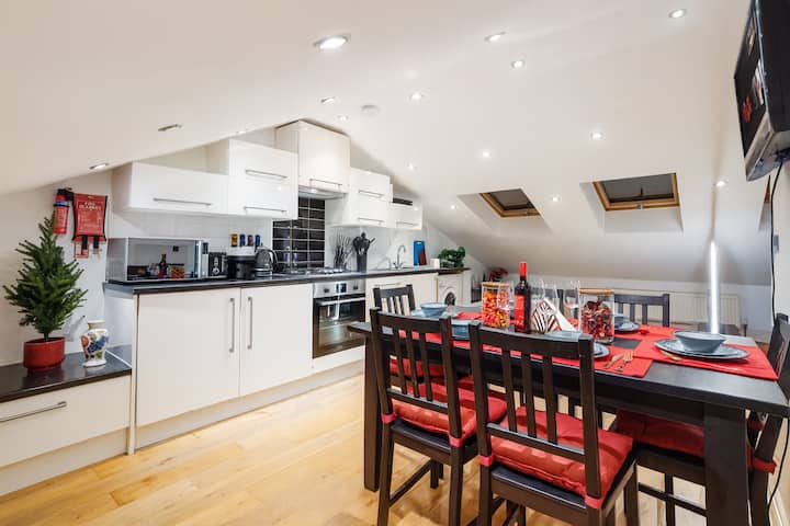 Luxury 3br Flat Skyline Views | Fast Wifi Parking - Greenwich