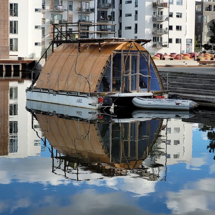 Ark – Flydende Bolig - For Lystfiskere Feriegæster - Odense