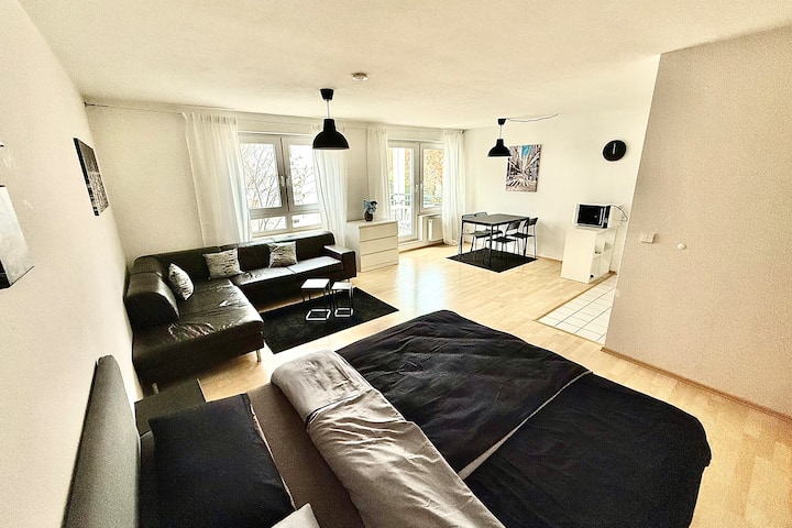 Modern & Gemütlich: City Apartment Mit Balkon - Ludwigsburg