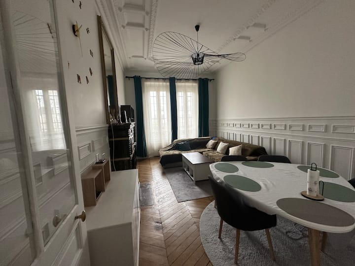 Haussmanian-style Flat In Paris North-west - Courbevoie