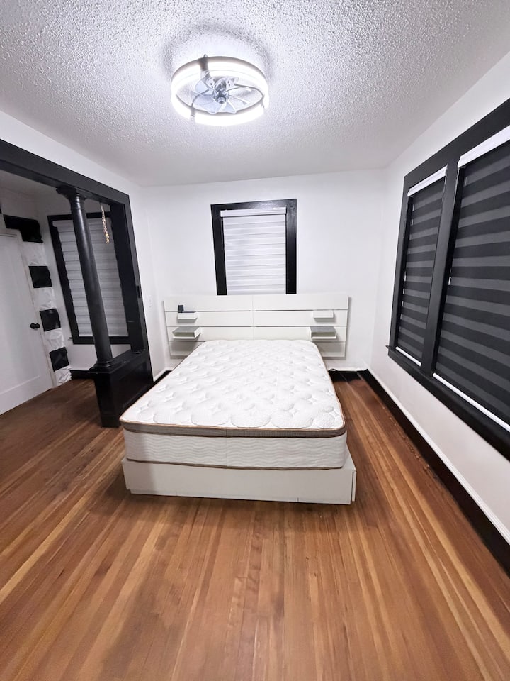 Loftstyle Room For Rent With Private Balcony! - Middletown, CT