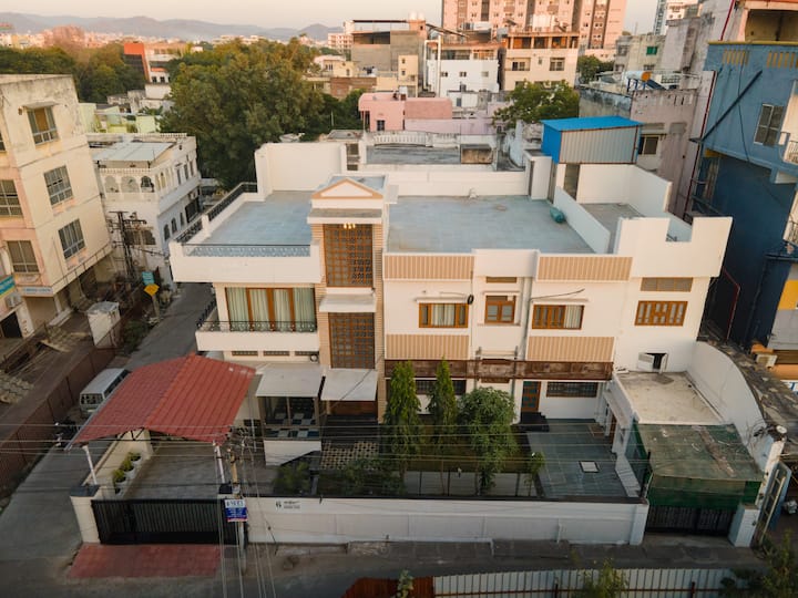 Luxury 8 Bhk Villa Near Chetak Circle. - Udaipur