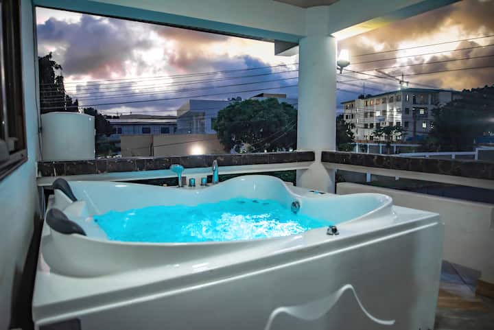 5 Bed Luxury Villa With Pool And Hot Tub. - Ghana