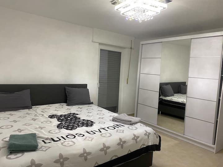 Zwei Schlafzimmer, Wohnzimmer, Separate Küche - Lörrach