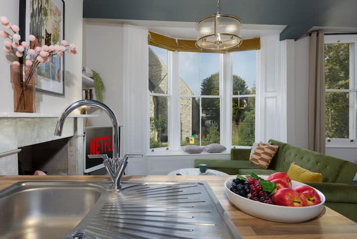 St. Jude’s Nest | Near Portsmouth Harbour - Portsmouth