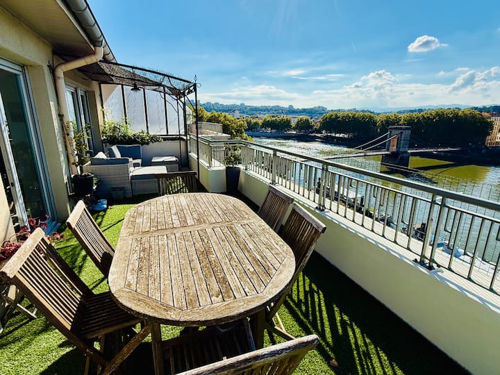 Superbe Toit-terrasse - Logement Entier - 8 Places - Pierre-Bénite