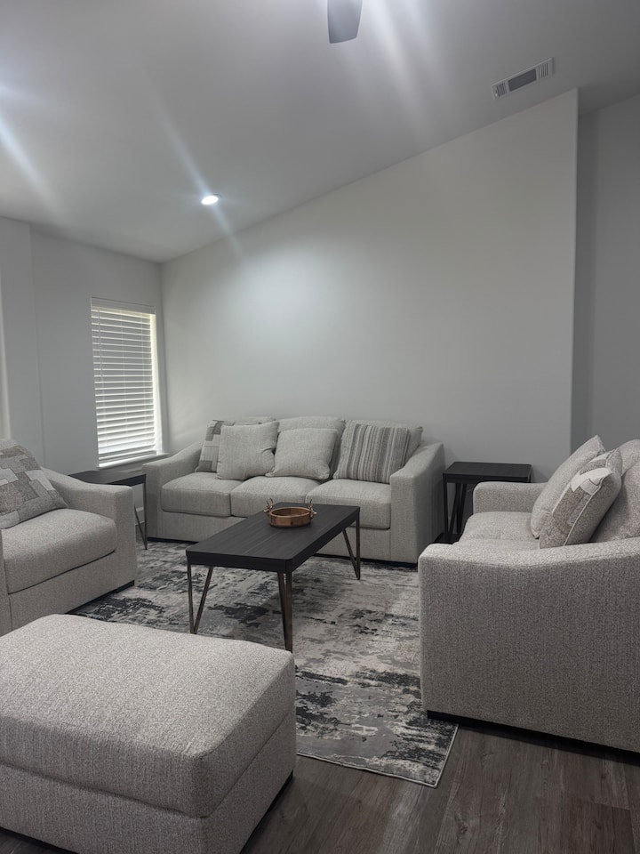 Charming 1-bedroom Getaway In Peaceful Rice, Tx - Ennis, TX