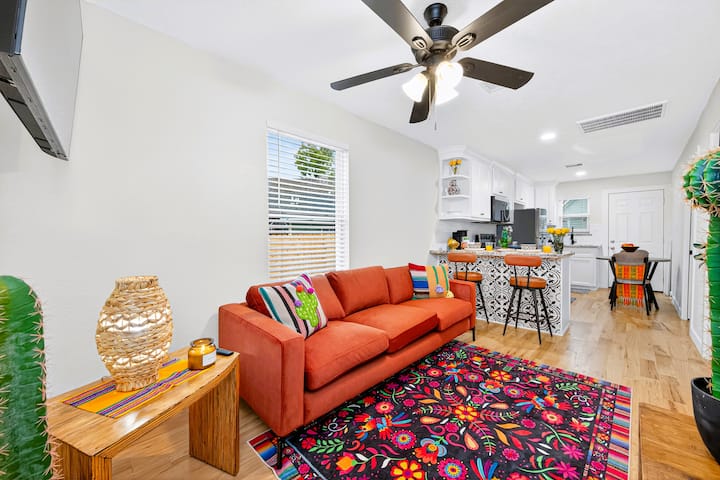 Cactus Casita • Just Over 5 Minutes From Downtown - Houston, TX