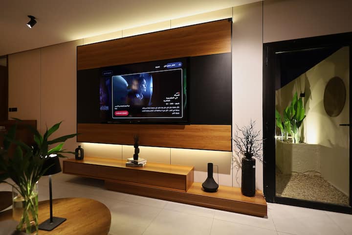 Luxury Apt. With Patio & Outdoor Cinema - Saudi Arabia