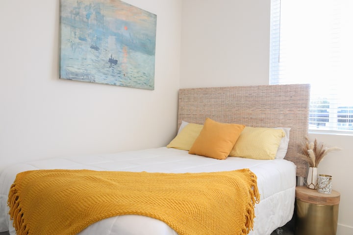 20% Off Beehouse Luxe Pool & 24/7 Gym Entire Unit - Cherry Hill, Kaysville