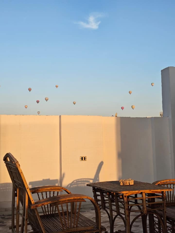 Views Of The Nile River Luxor Temple & Balloons - Lúxor