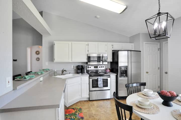 Spacious 4br/2ba 5tv Home Fl Room Fence Beach45mn - Orange Park, FL