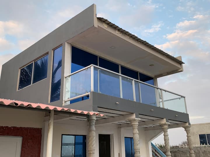 Casa Rústica Frente Al Mar/rustic Seaside House - Ecuador