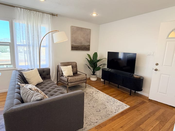 B1- Bright, Renovated 800 Sqft 2-bdrm In Berkeley - Berkeley, CA