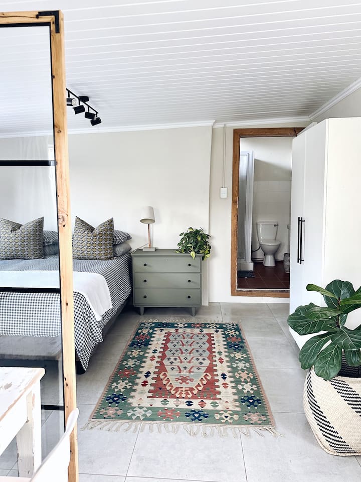 Modern Design Studio/private Garden/wi-fi - Lions River