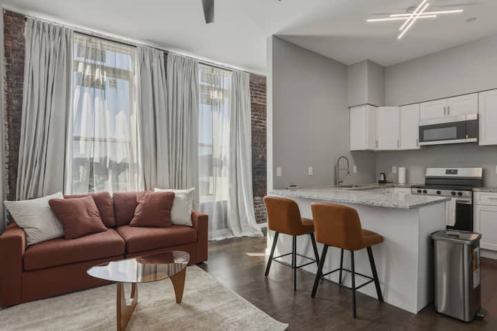 Modern Furnished Apt. Near Hospital & Downtown - Elmira, NY