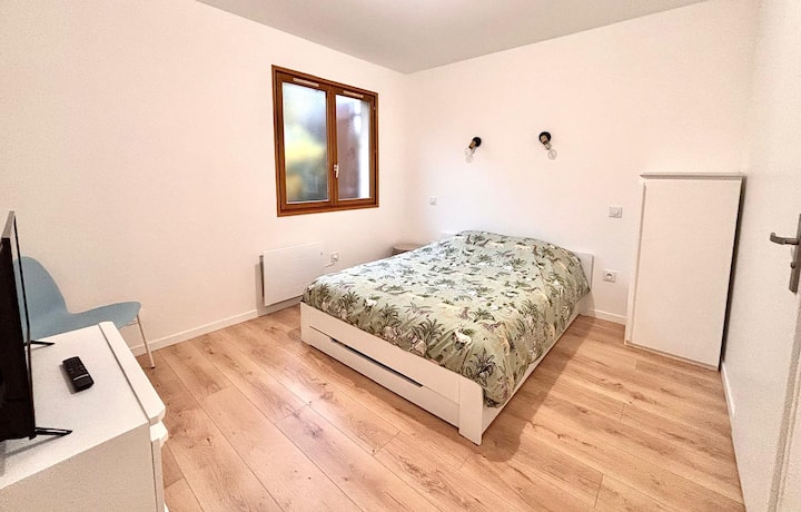 Chambre Privée + Salle D’eau, Gare à 7 Min à Pied - Brétigny-sur-Orge