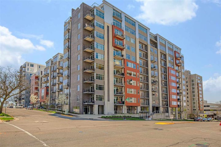 3-bedroom Long Term Stay: Unfurnished / Furnished - Madison