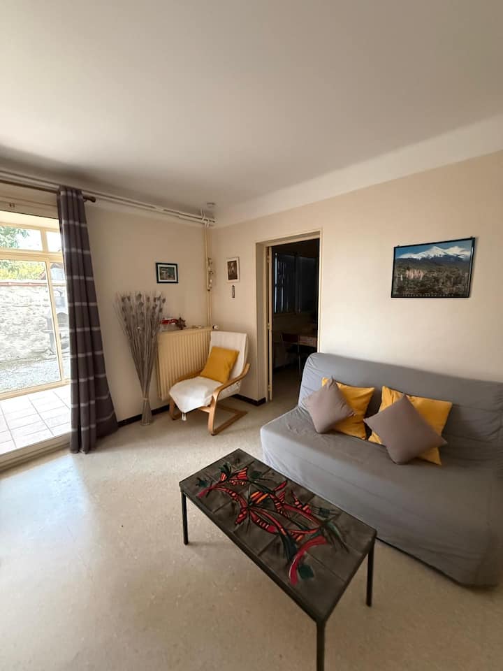 Studio Bas De Villa , Veranda Tranquille  Familial - Manosque