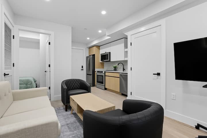 Trendy 2br In Dc | Unit 3 – Style & City Vibes - Washington, DC