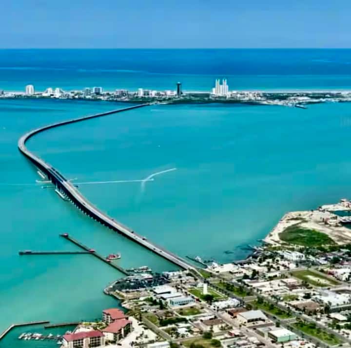 Luxury Sun*paradise
3 Min Walk To Spi Beach - South Padre Island, TX