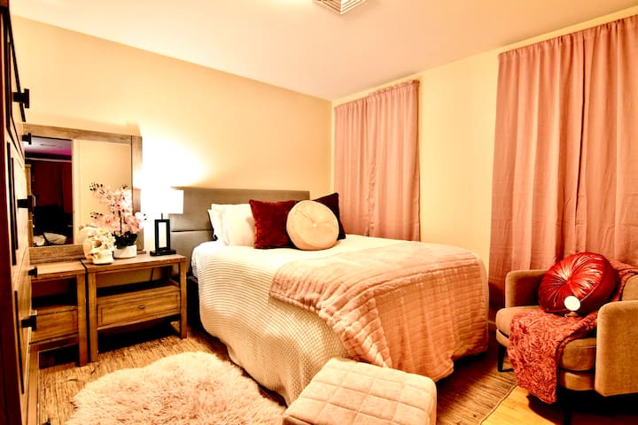 Sleeps Large / Groups / Extended Stay Friendly - Everett, MA