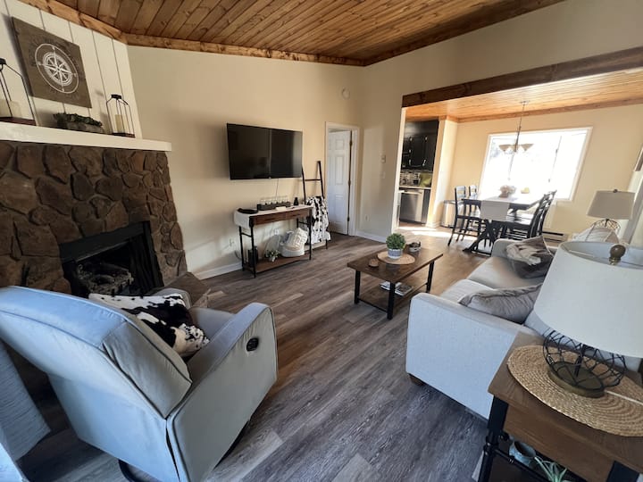 Pinto's Pad - Blowing Rock, NC