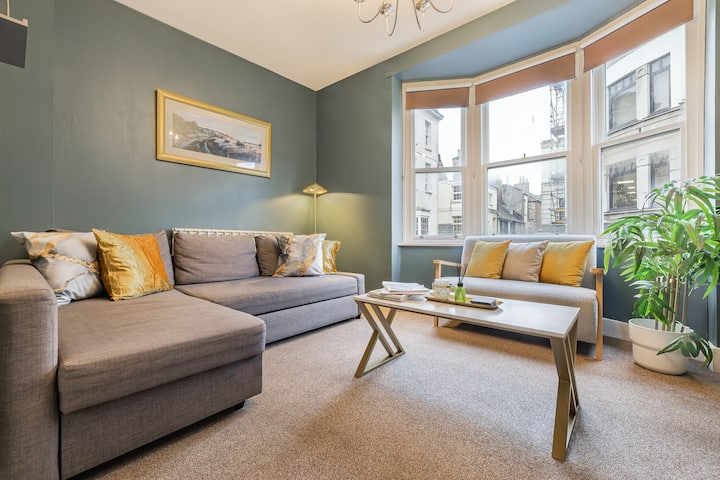 The Lanes Retreat Sleeps 10 With Parking - Brighton and Hove