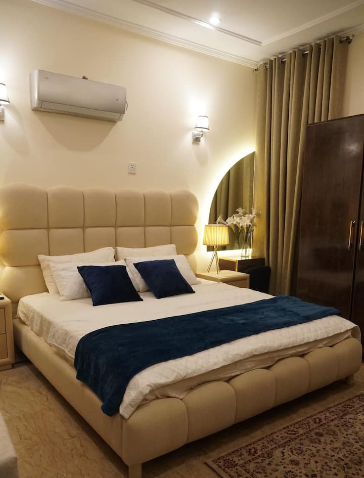 Modern & Cozy 2bhk Apt City Central Gulberg Lahore - Lahore