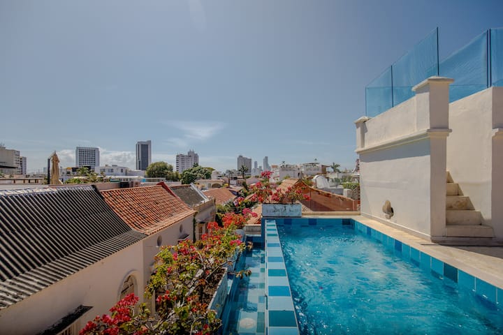 Infinity Pool Villa · Panoramic Views - Cartagena